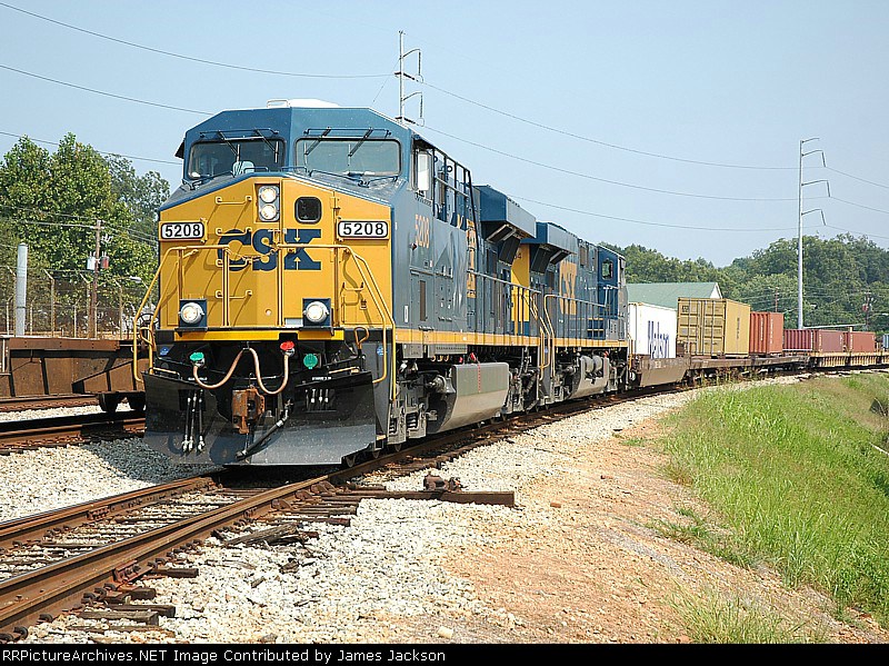 Q197 CSX 5208/5204